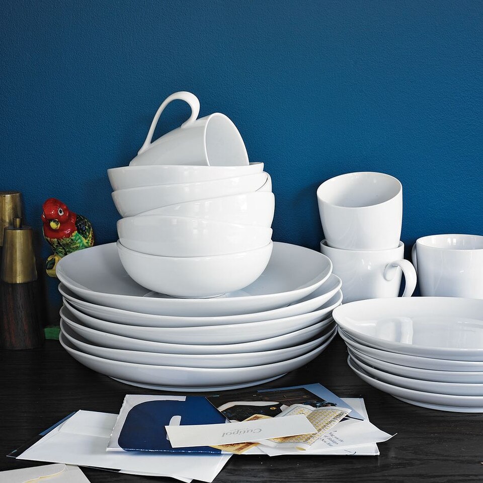 White Porcelain Organic Shaped Dinnerware Set (Set of 20)